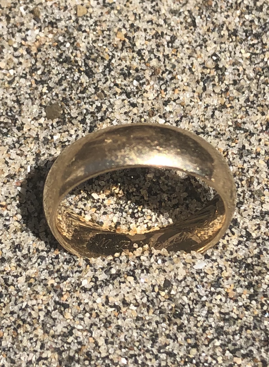San Diego Ring Finder found lost Gold ring