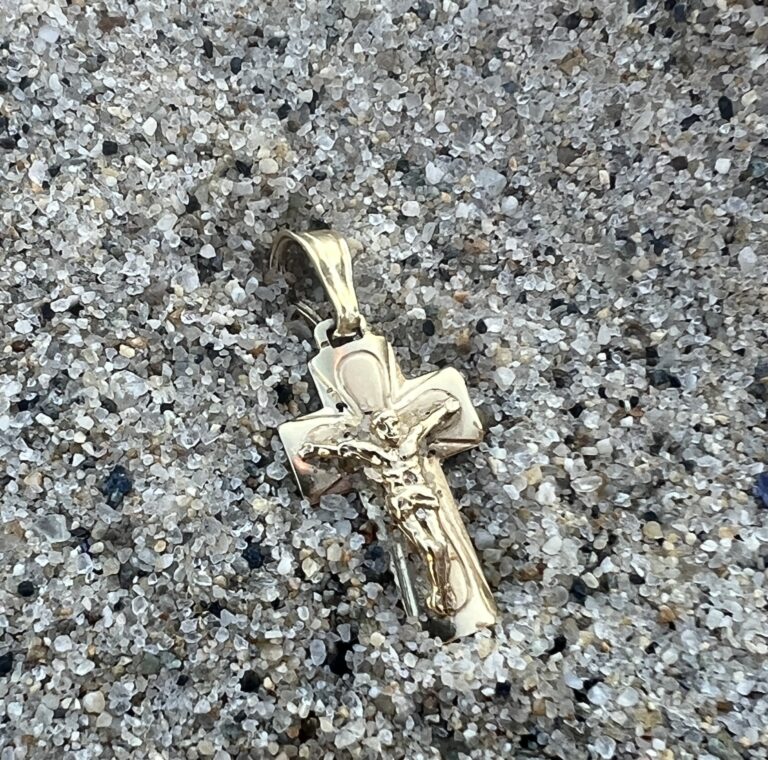 Lost Gold Cross Pendant 1000 Steps Beach in the City of Laguna Beach