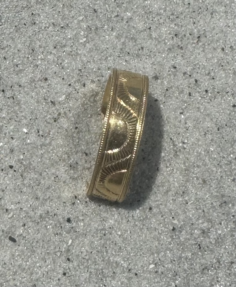 18K GOLD WEDDING RING LOST IN SAND FOUND AND RETURNED BY JACKSONVILLE ...