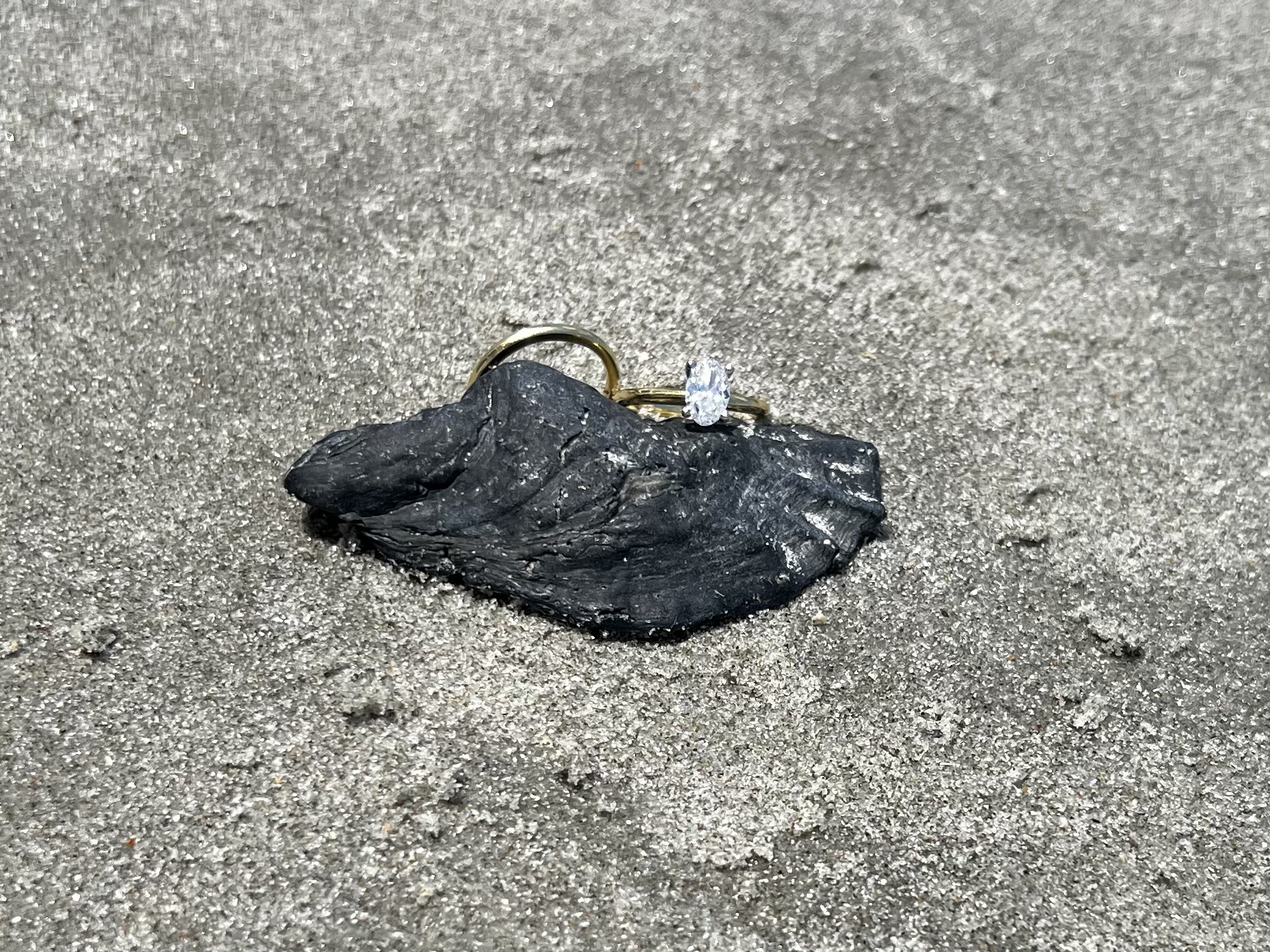 Yellow Gold Diamond Engagement and Wedding Rings Lost in the Ocean ...