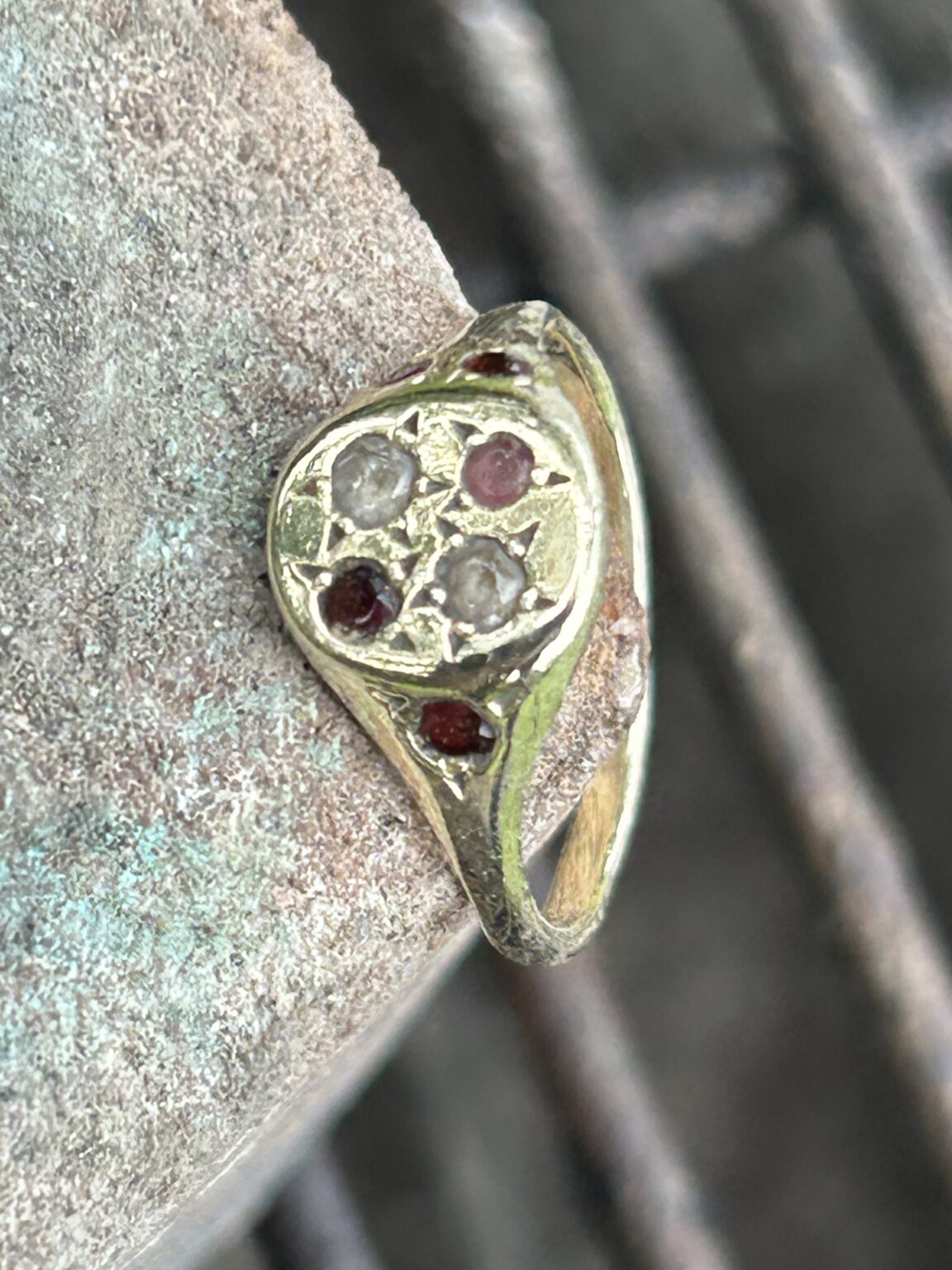 Gold ring lost at a wedding venue recovered