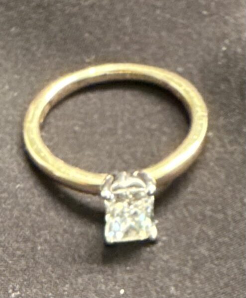 Lost -- 14 kt gold engagement ring with diamond - Samsula, Fl, -- FOUND!!
